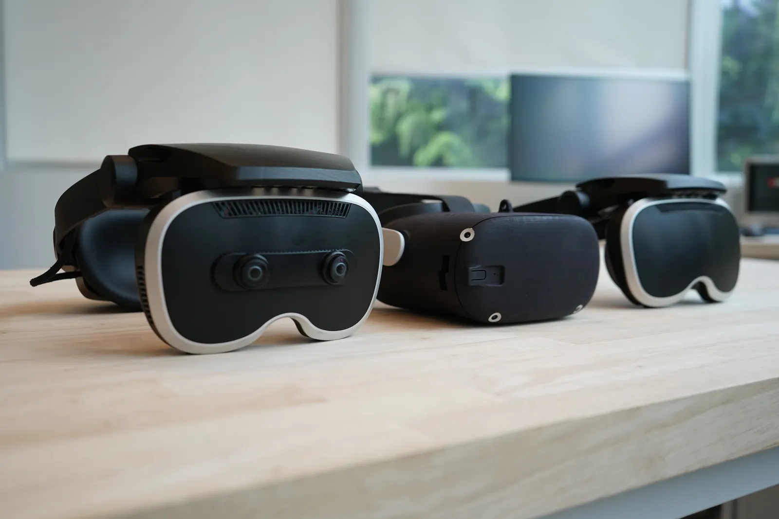 Meta’s new VR prototypes promise retina clarity and IMAX-wide views ...